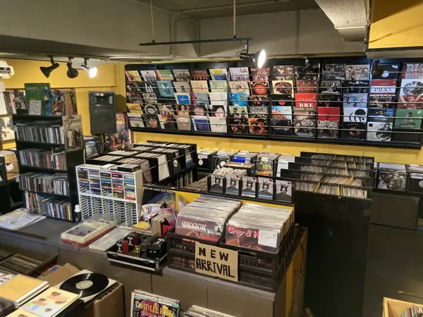 Vinyl Machine - Used CD store at Mito, Izumichō, 3-chōme−1−32 松尾ビル, JP ...