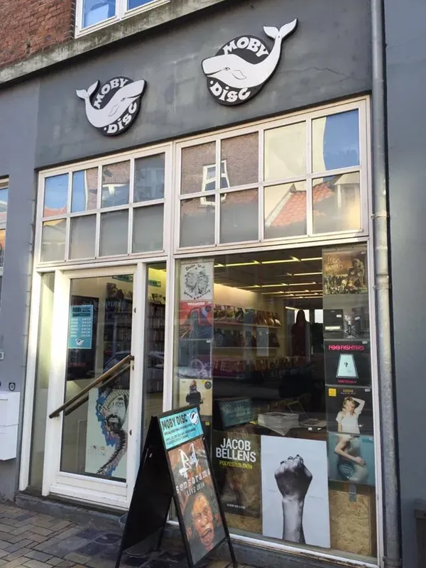 Lydbølgen Fredericia - Record store at Prinsessegade 36, kl th ...