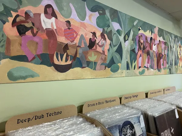 Flow Records - Record store at Common Ground Cafe, 37-38 Little ...