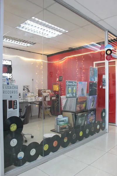 Vizcacha Records - Music store at Serrano 932, Iquique, CL | Vinyl World