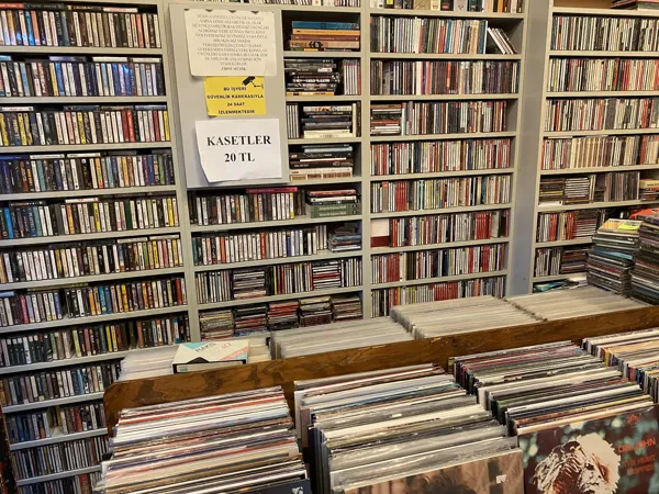 Kadıköy Plak Kulübü - Record store at Caferağa, Caferağa, Kadıköy İş ...