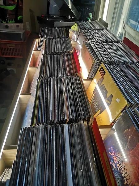 Vinilo Paštas (Dviračiai ir Žoliapjiovės) - Vinyl sign shop at Kauno g ...