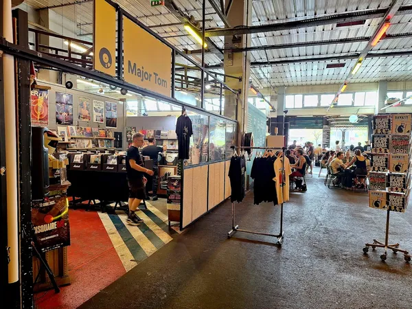 Major Tom - Record store at 81 Rue du Charolais, Paris, FR | Vinyl World