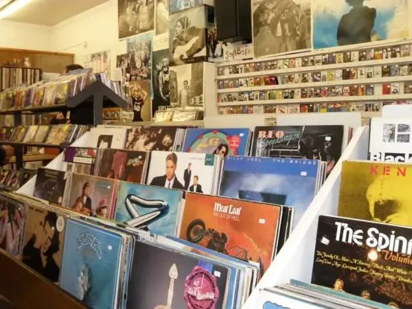 Record Stores near England, United Kingdom | Vinyl World