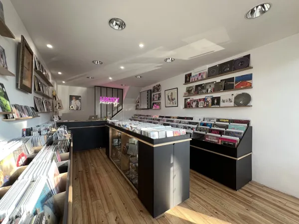 O'CD - DVD store at 8 Rue Victor Hugo, Lyon, FR | Vinyl World