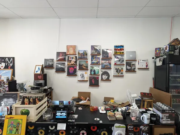 Round Midnight Records - Record store at 204 W Main St, Owosso, US ...