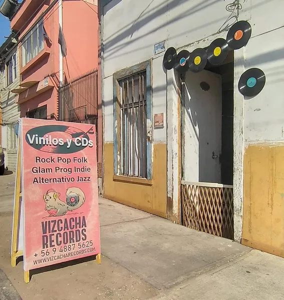 Vizcacha Records - Music store at Serrano 932, Iquique, CL | Vinyl World