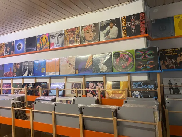 Boutique Musicale - Record store at Rue Pierre Viret 6, Orbe, CH ...