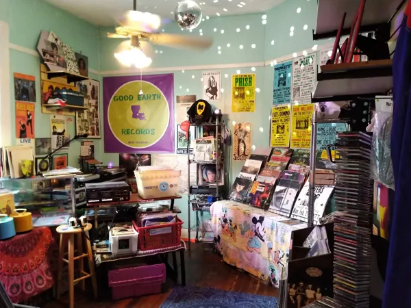 Good Earth Records - Bay St. Louis - Record store at BACK OF BUILDING ...