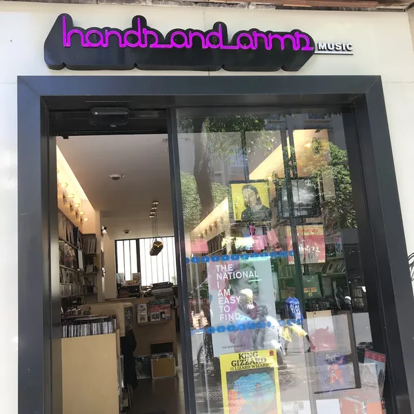 Major Tom - Record store at 81 Rue du Charolais, Paris, FR | Vinyl World