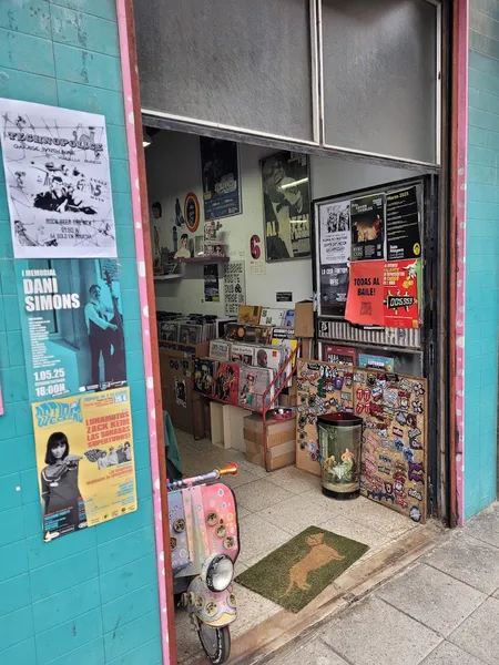 Tiendas Tipo - Record store at C. Peñas Redondas, 14, Santander, ES ...