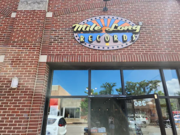 Record Stores near Illinois, United States | Vinyl World