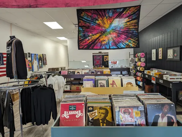 Round Midnight Records - Record store at 204 W Main St, Owosso, US ...